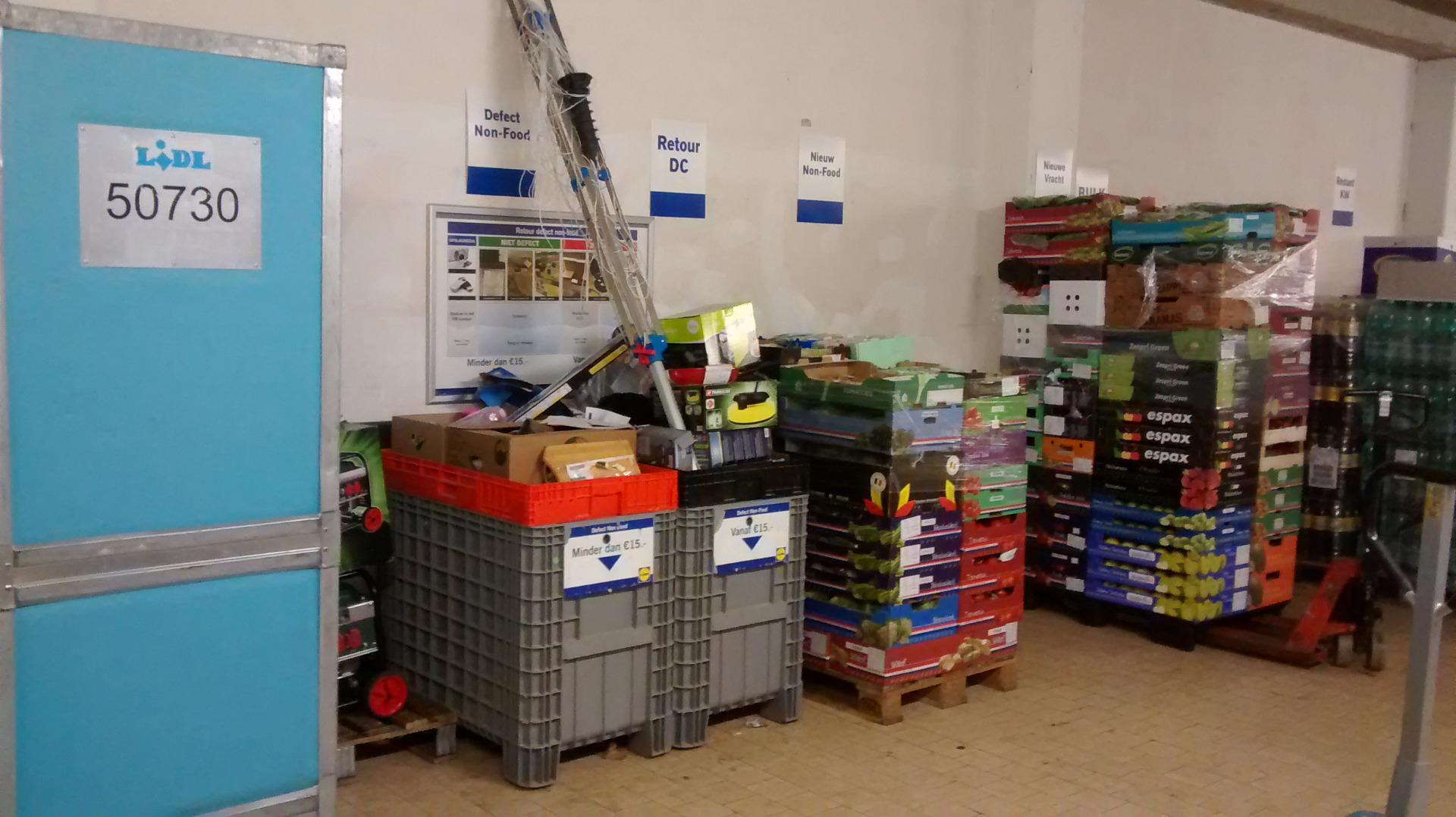 Retour-inzamelbakken voor supermarkt | ENGELS